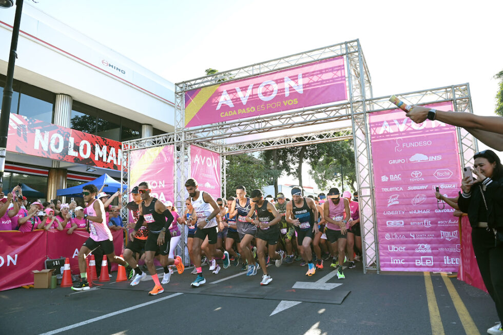 Así comenzó el mes rosa: Solidaridad, esperanza y empatía transitaron ...